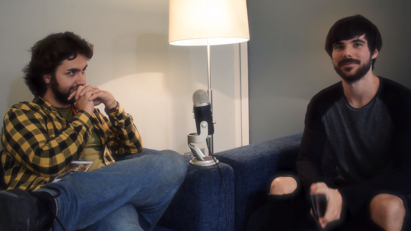 Quédate con quien te mire como Dayo mira al Illo. | Scrolller