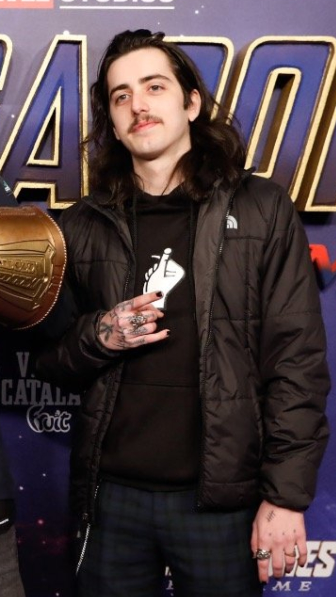 Que guapo el cosplay de Loki en modo School-Shotter eh Orson | Scrolller