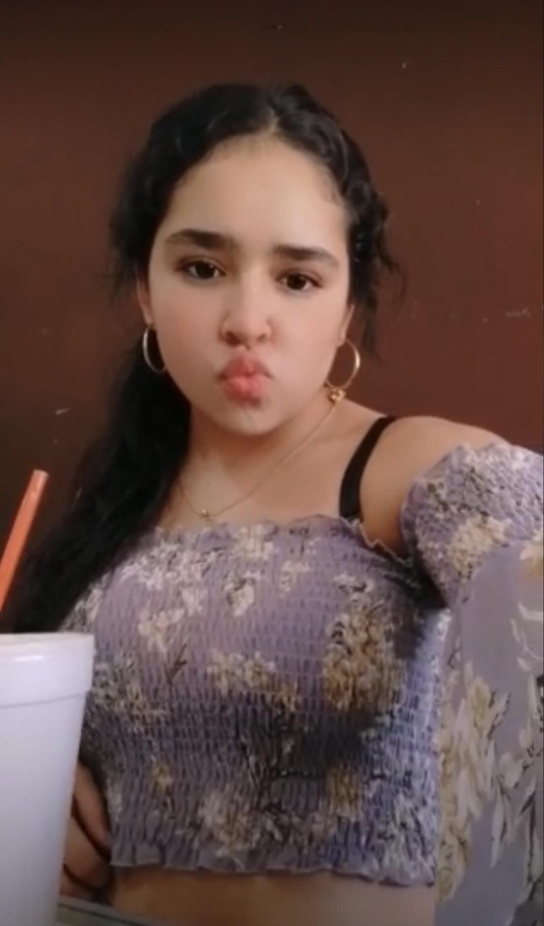 Que Le Harían A Mi Prima Scrolller