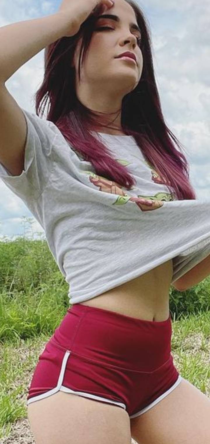 Que ricas curvas 🤤🍑 | Scrolller