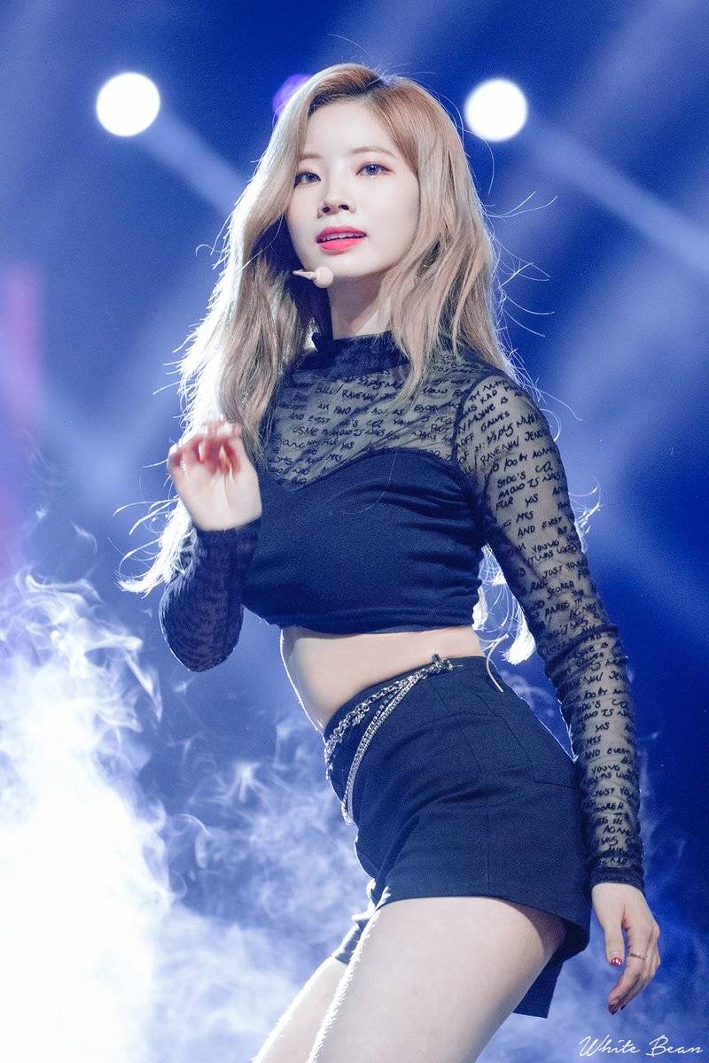 Queen Dahyun | Scrolller