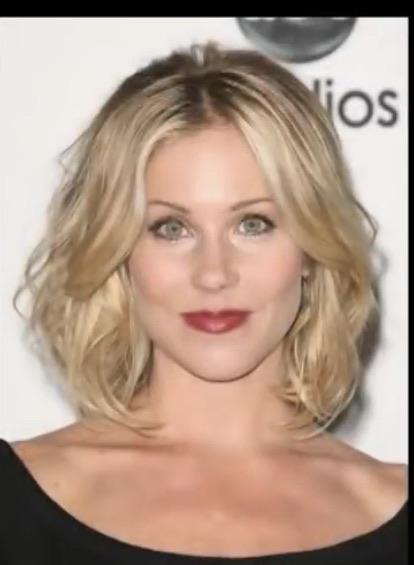 Quick shout out to Christina Applegate | Scrolller