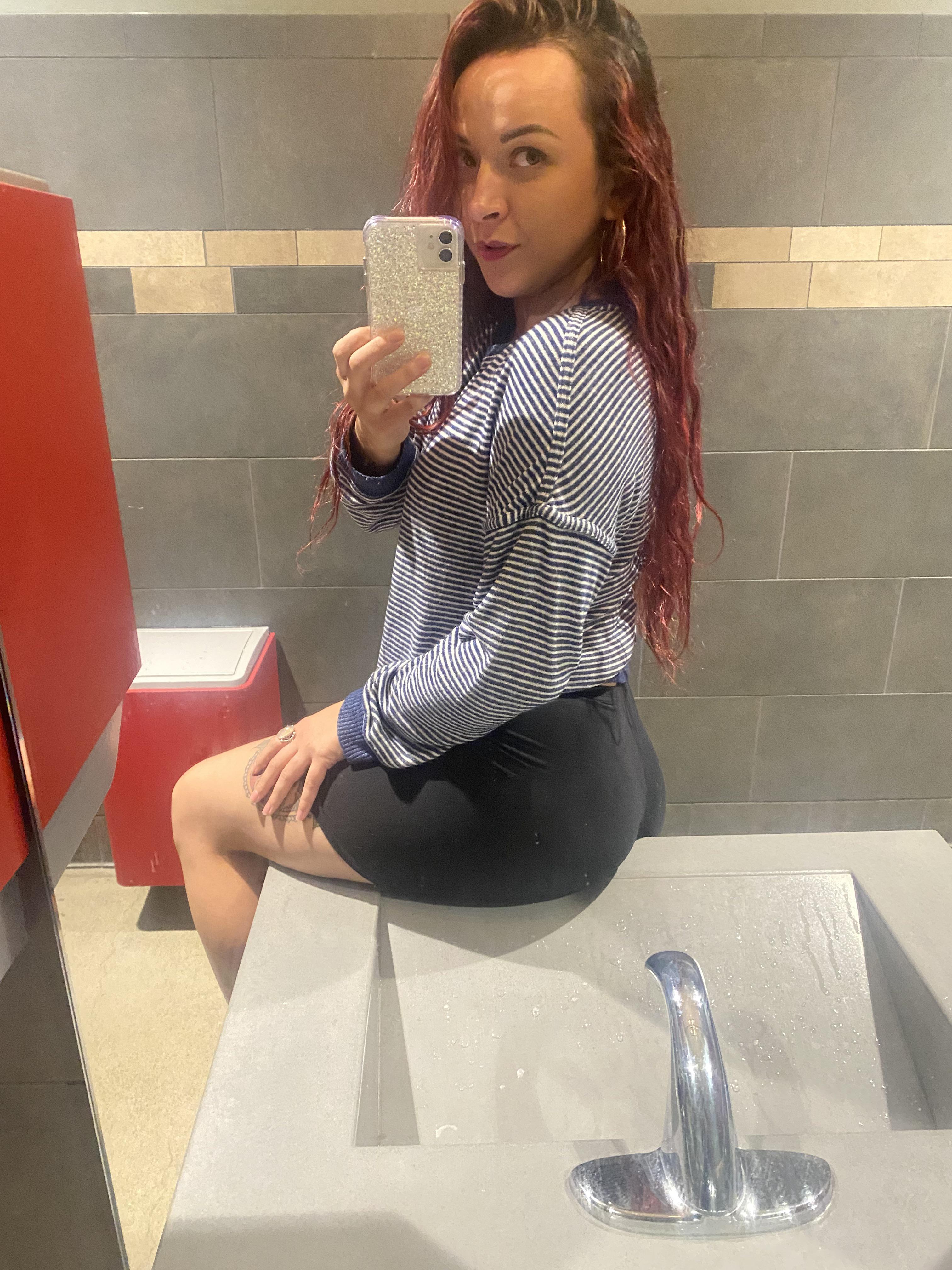 Quickie in the bathroom? | Scrolller