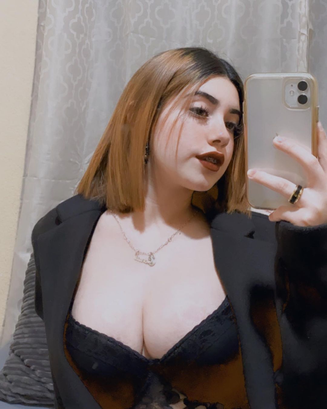 Quien tiene nudes o packs de ella? Intercambio | Scrolller