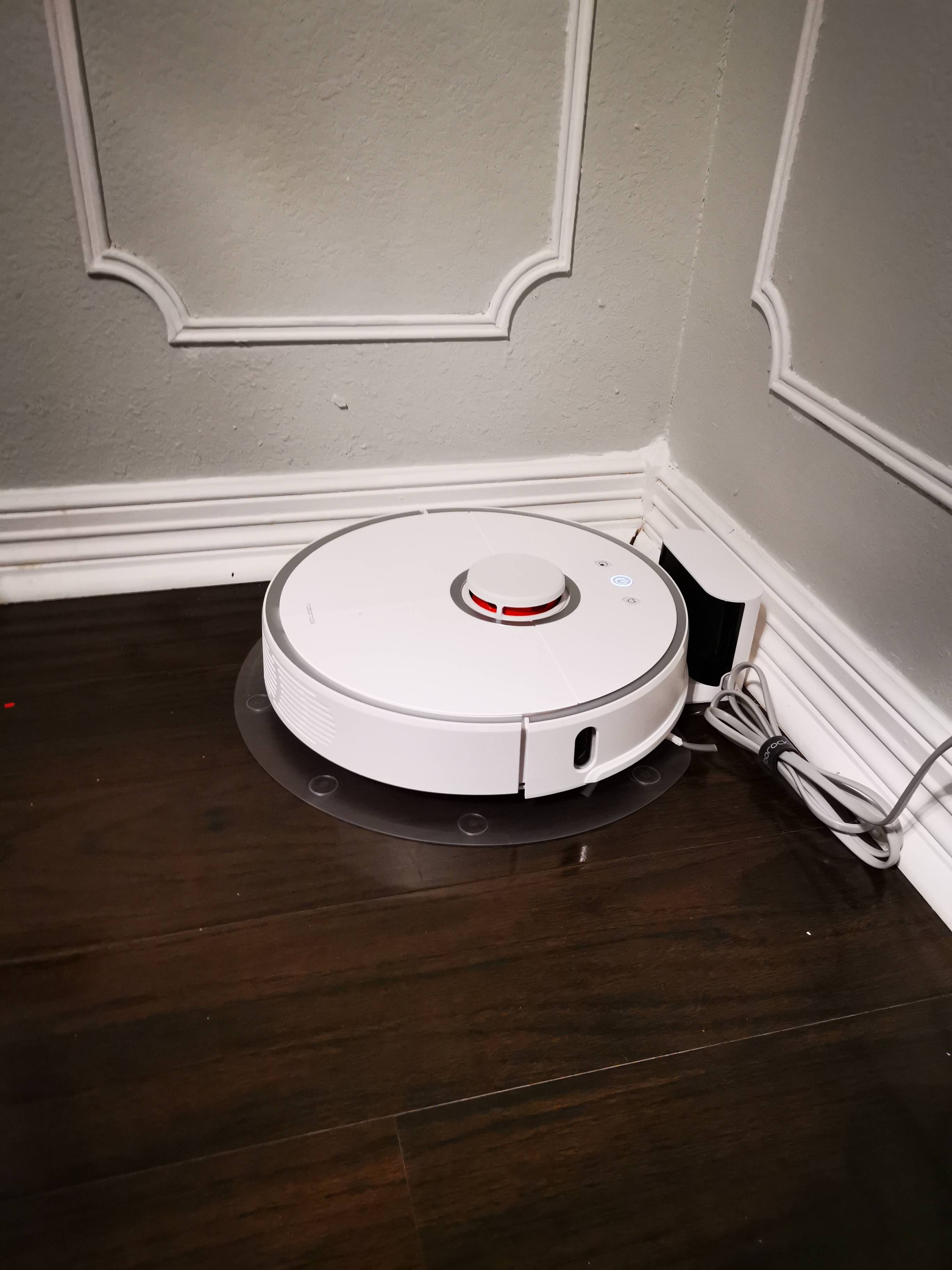 R. Daneel Olivaw has joined our home (Roborock S5) | Scrolller