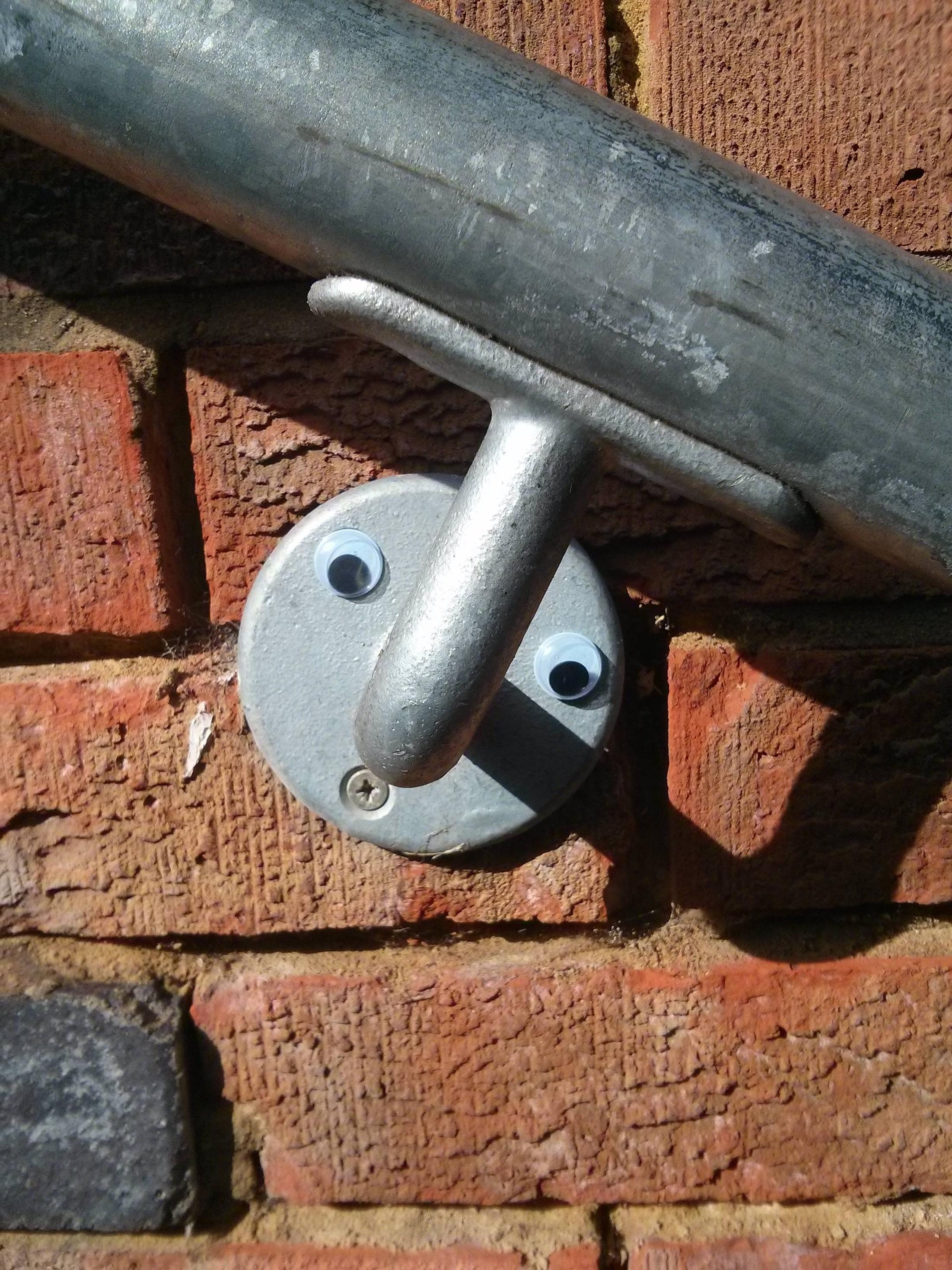 Railing support | Scrolller