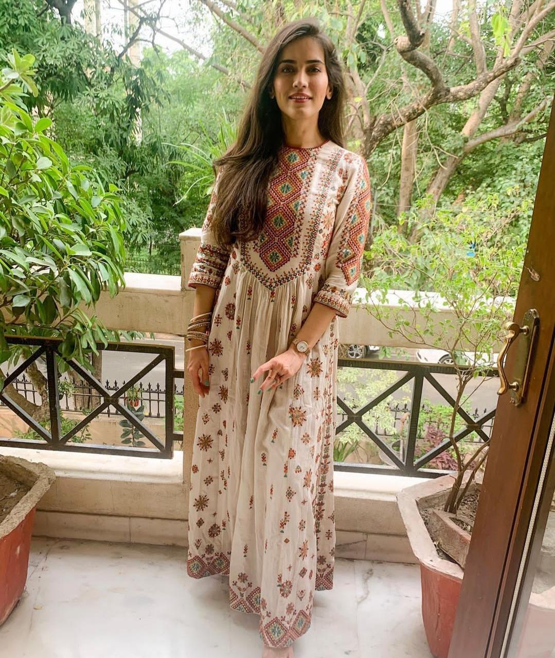 Randi bhen | Scrolller