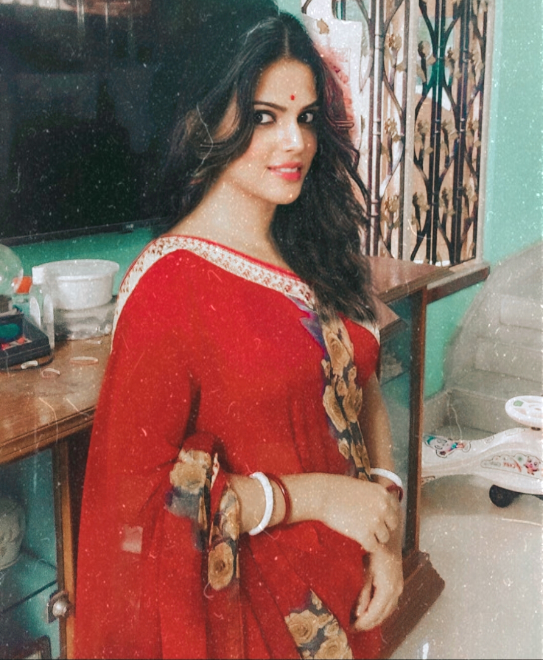 Randi saali | Scrolller