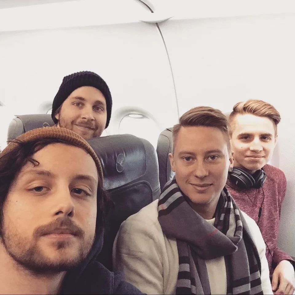 Rare picture of Mr Streamer with some friends, back in 2017 | Scrolller