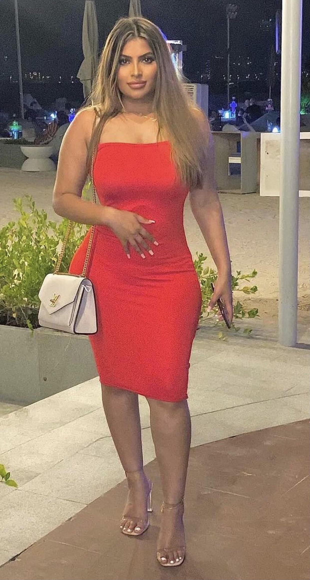 Rate her | Scrolller