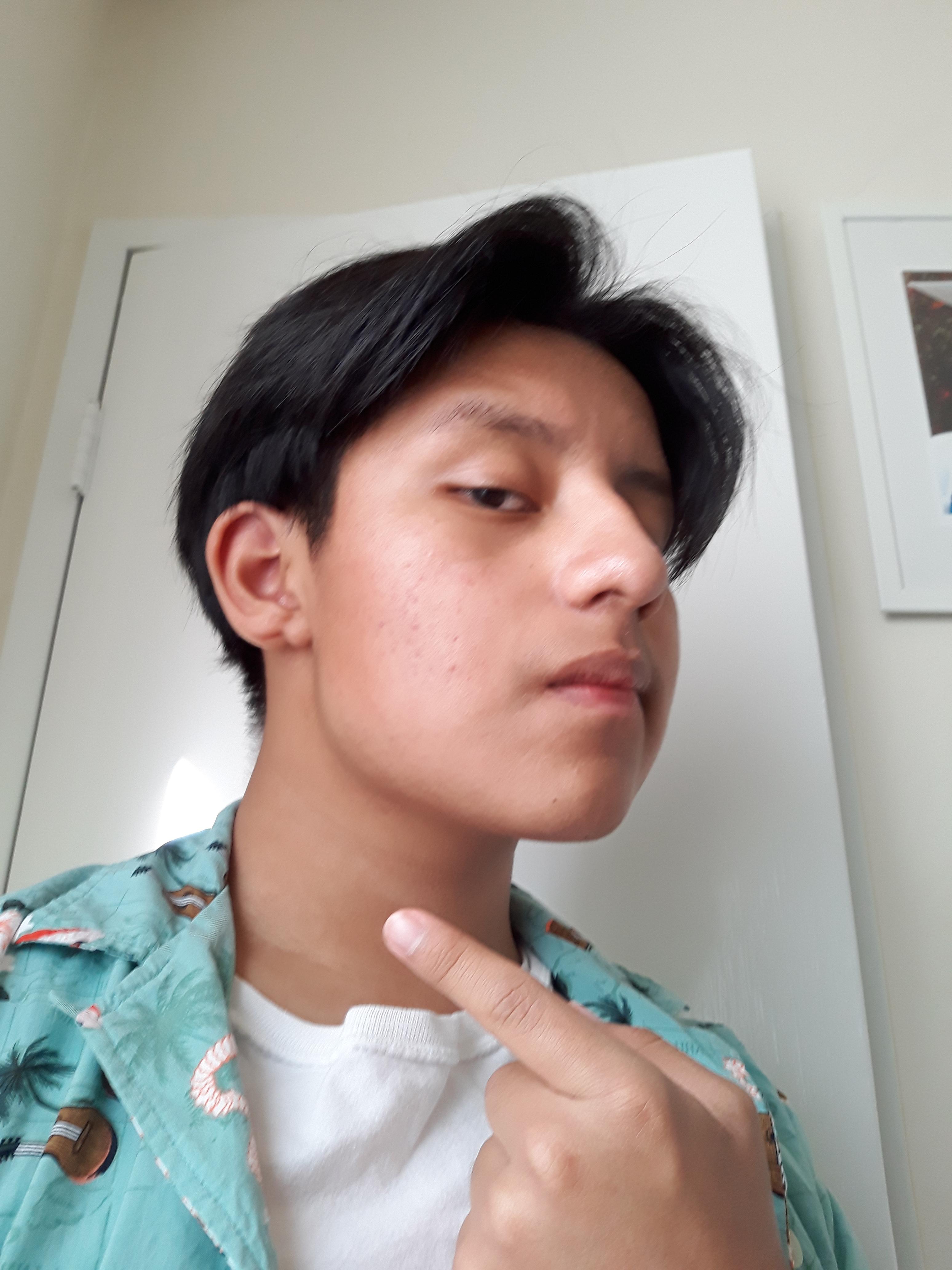 Rate my jawline | Scrolller