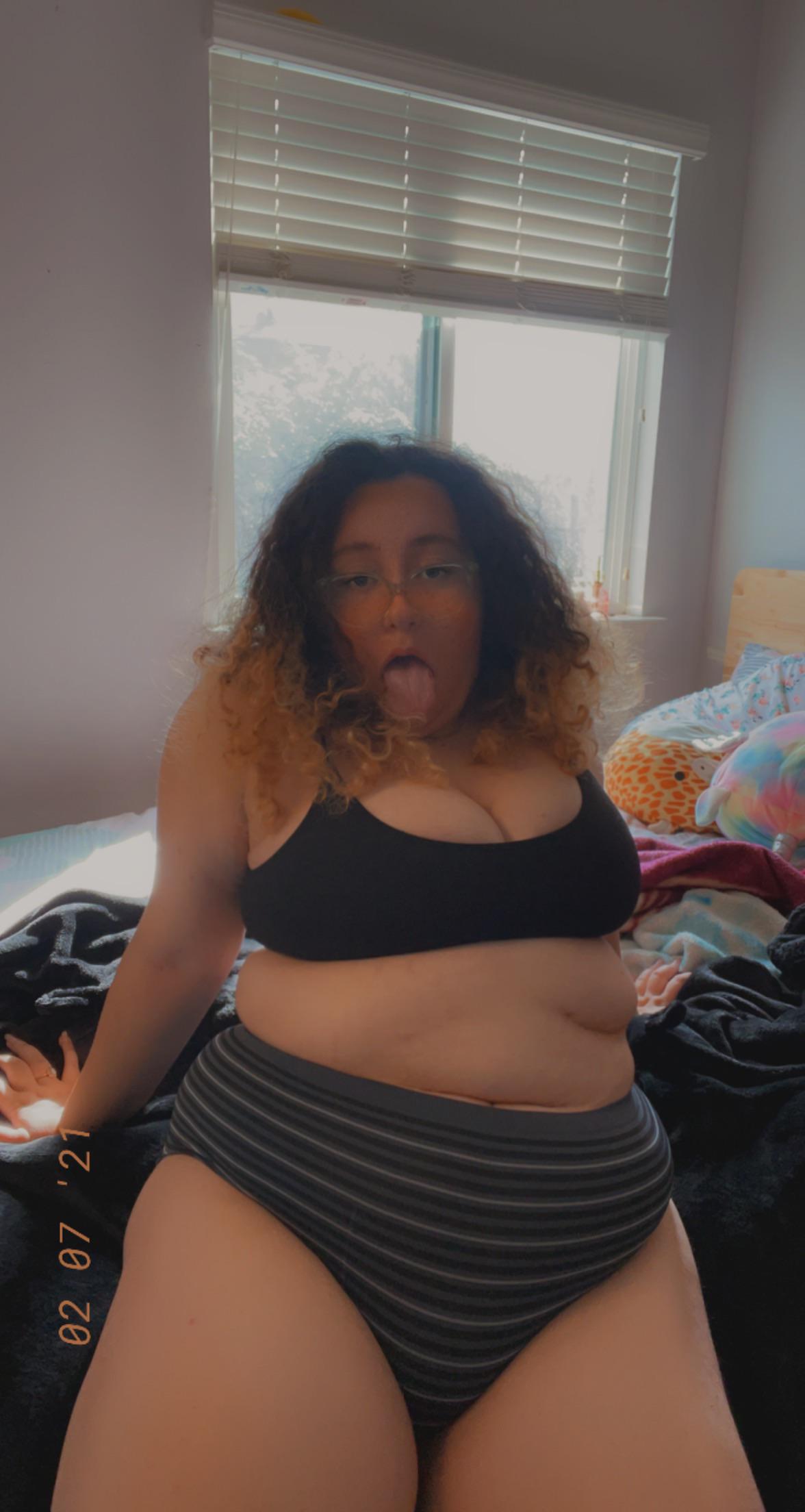 Looking to get your load in me | Scrolller