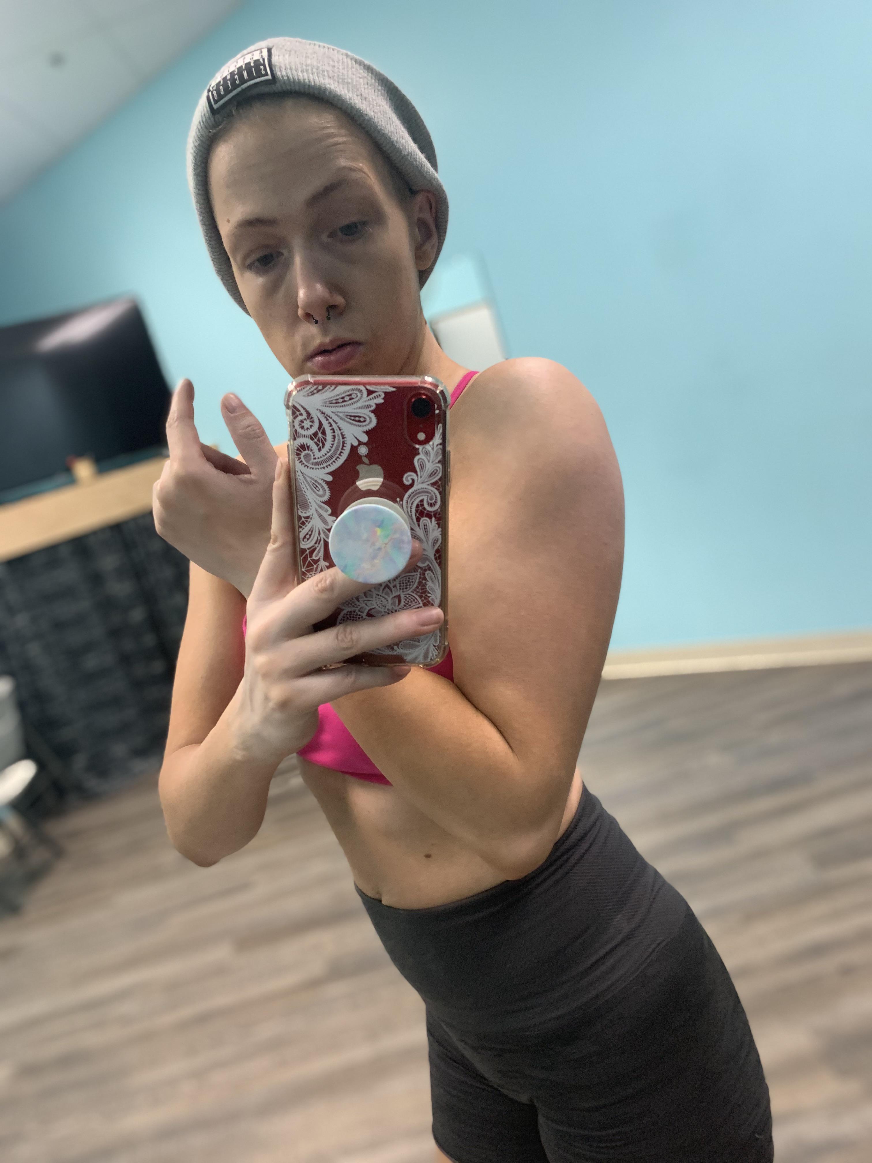 Ready to crush a man under the weight of strong arms 😈 | Scrolller