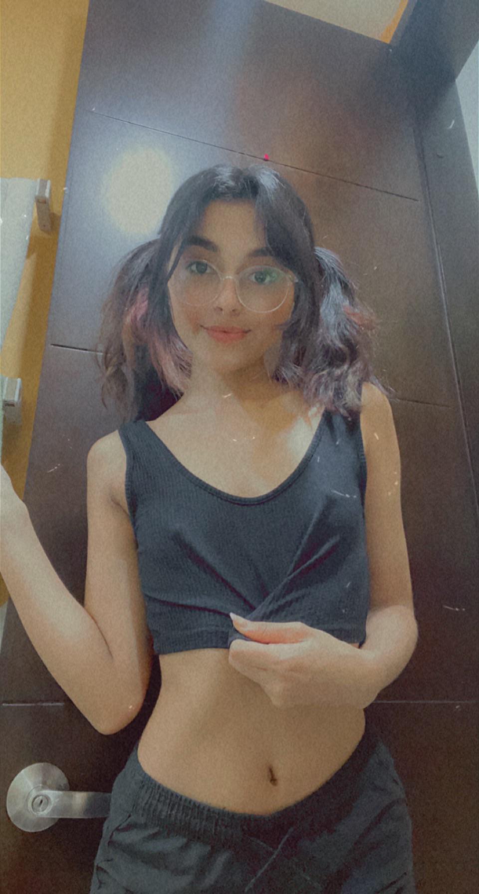 Really tiny🥺 | Scrolller