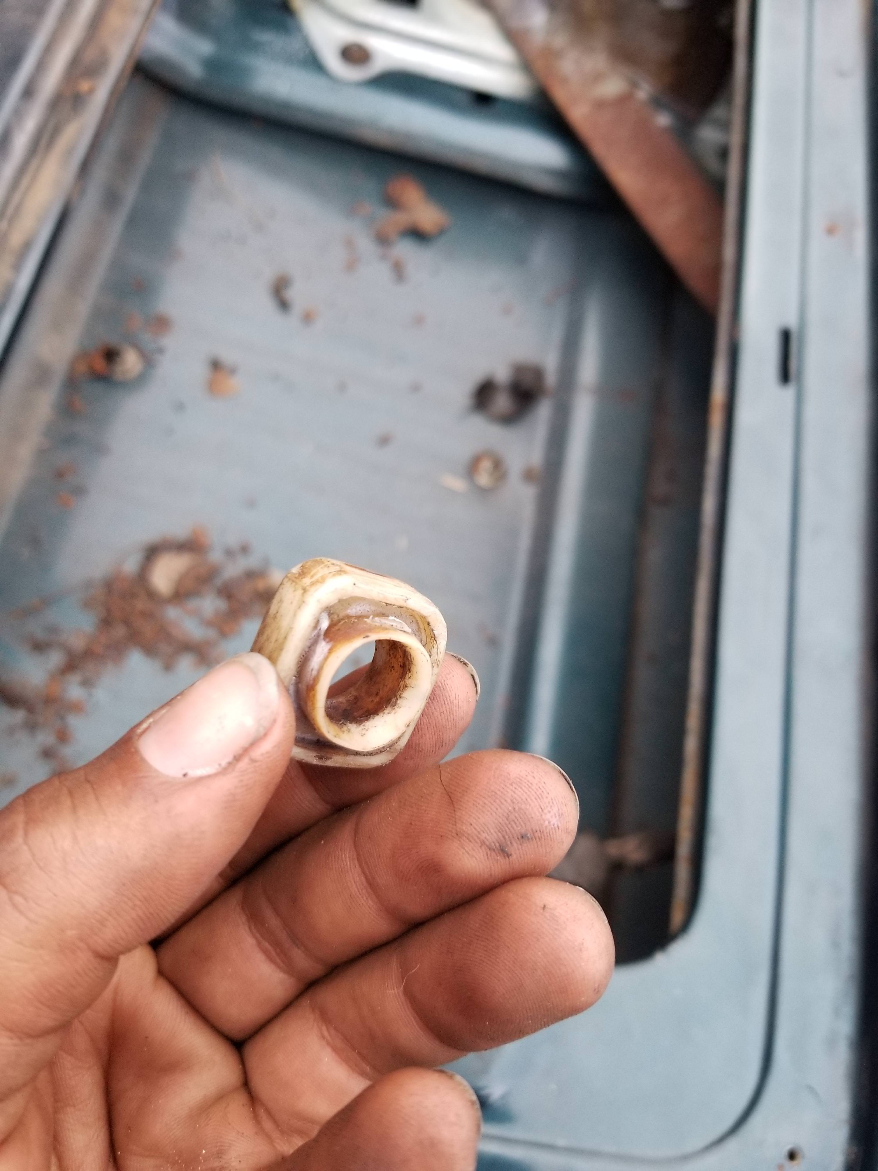 Rear window arm pops out of this piece, what is it called? | Scrolller