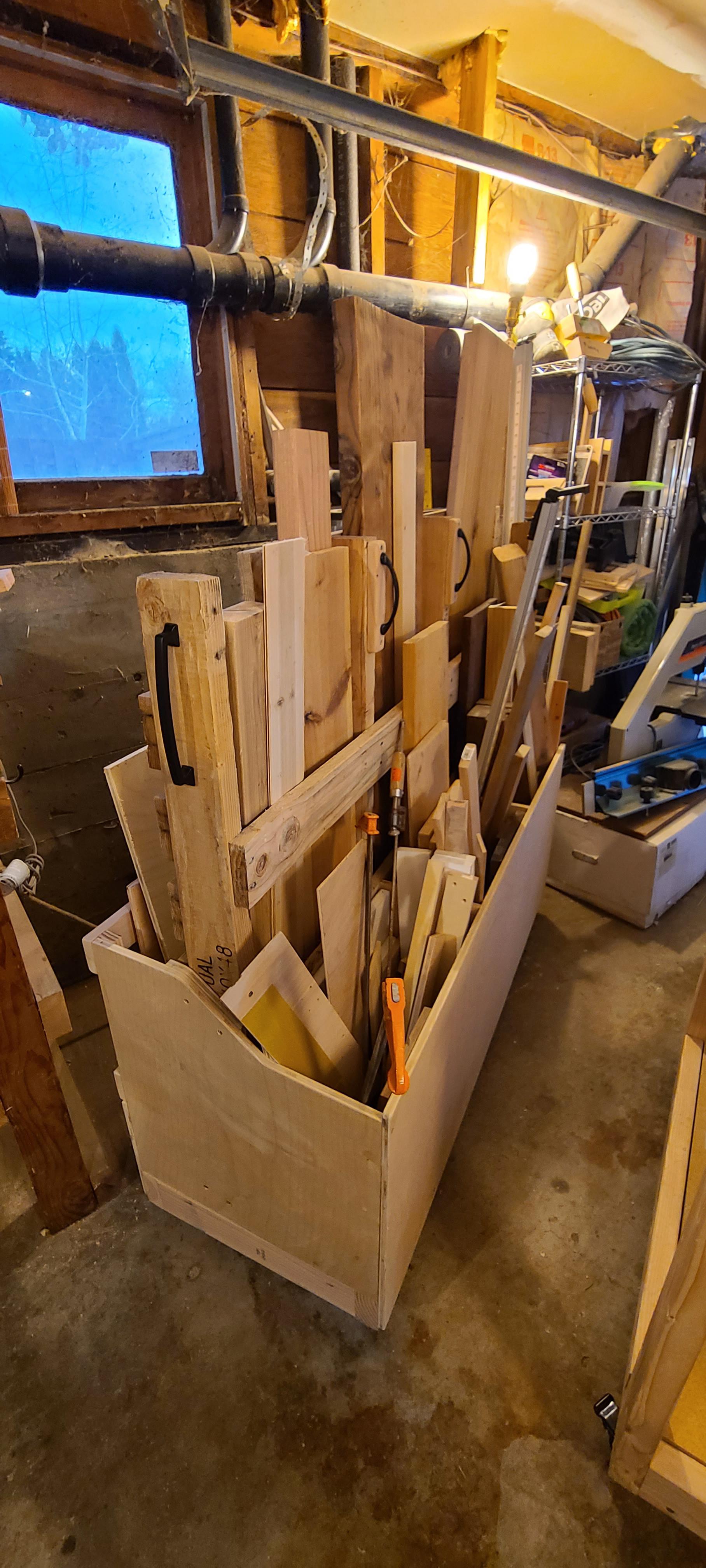 Recycled Pallet Lumber Cart | Scrolller