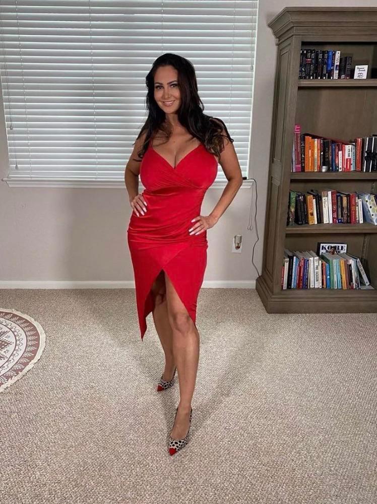Ava Addams | Scrolller