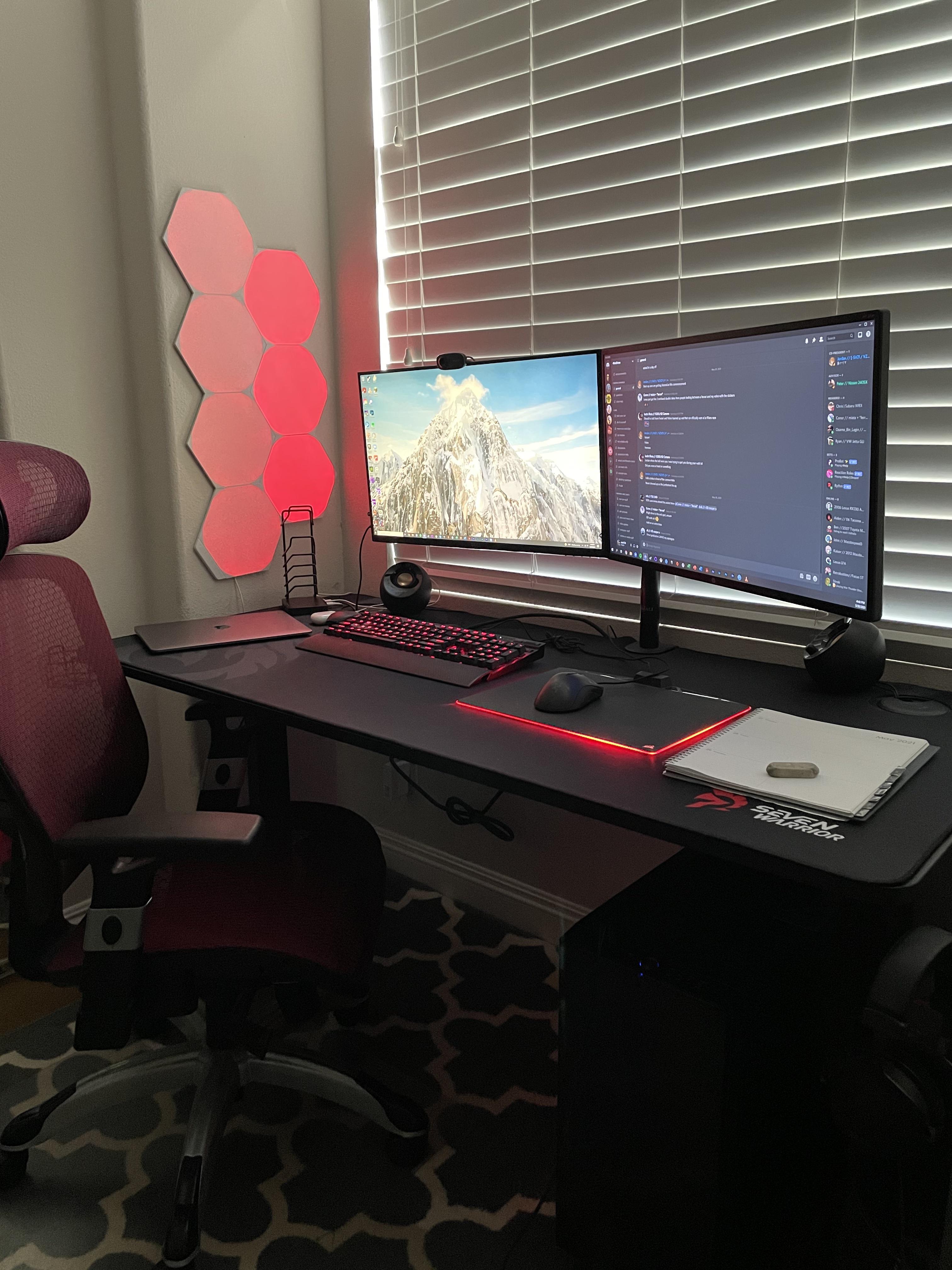 Red and Black Theme | Scrolller