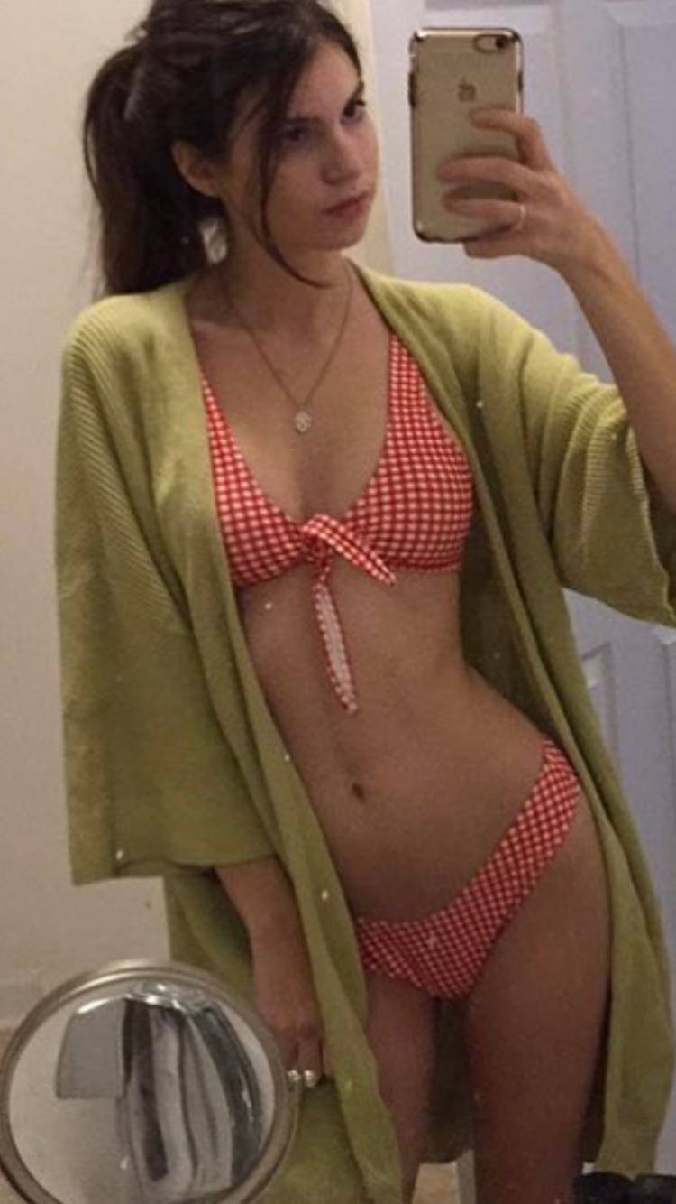 Red and white checkered | Scrolller