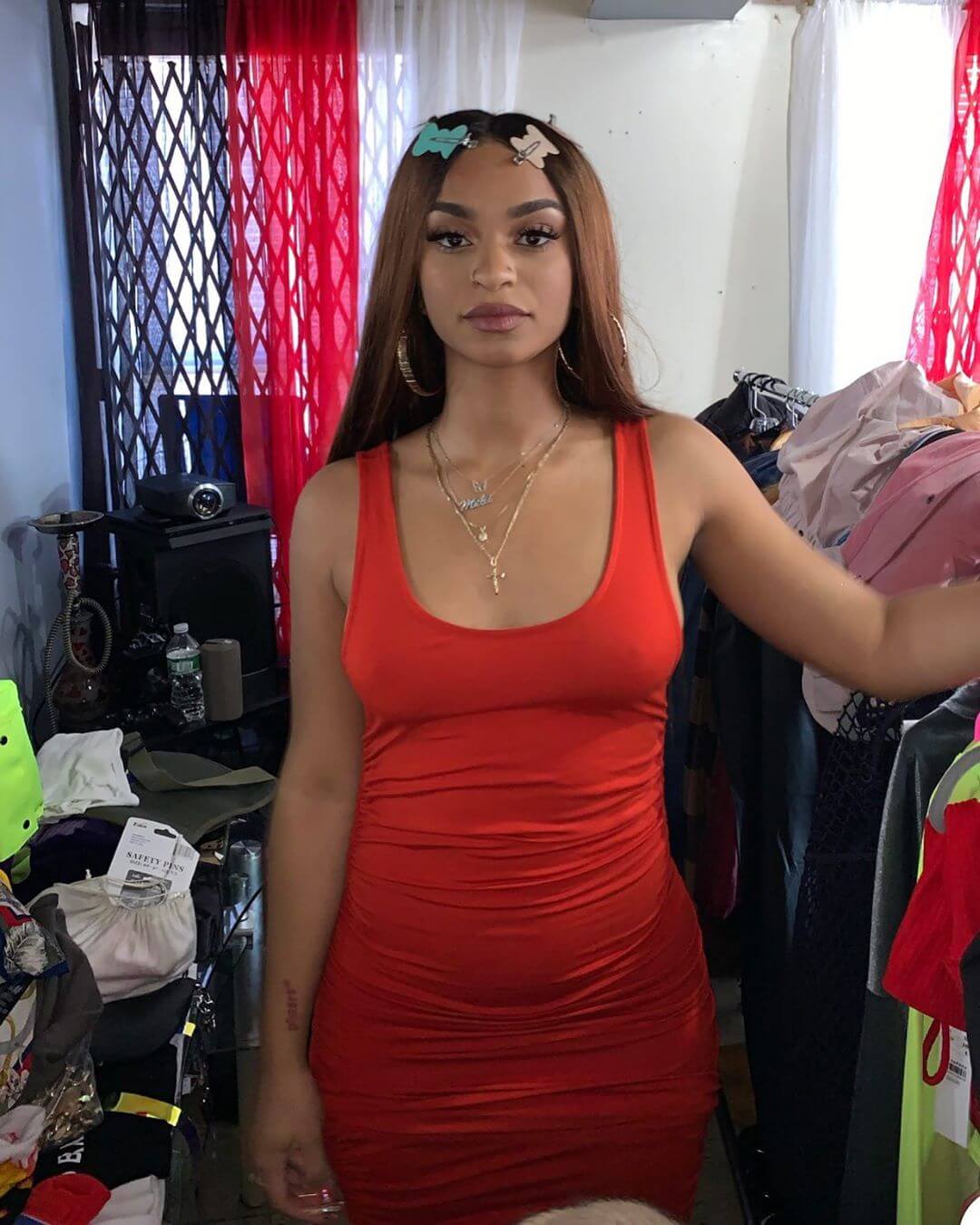 Red dress | Scrolller