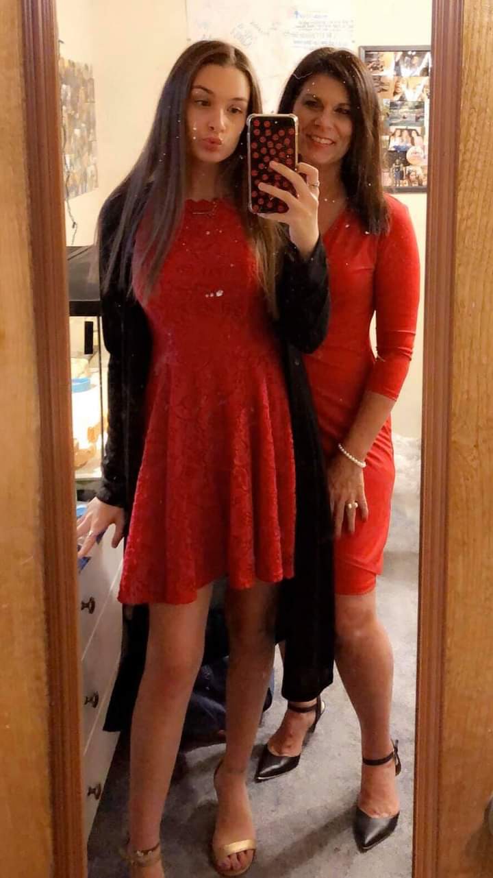 Red Dresses | Scrolller