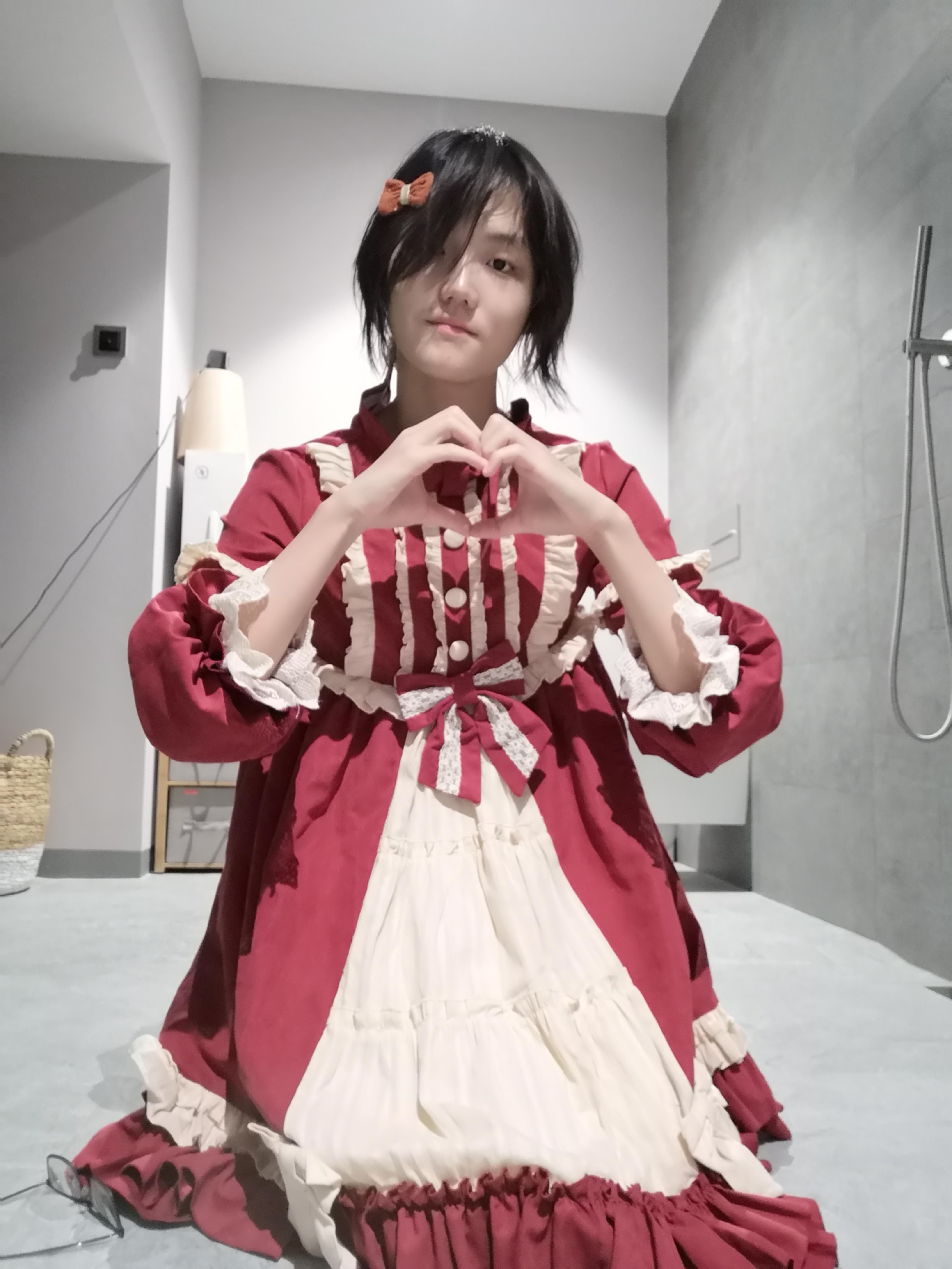 Red Heart, Passionate Love | Scrolller