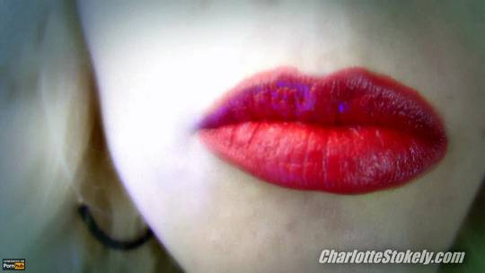 red lipstick | Scrolller