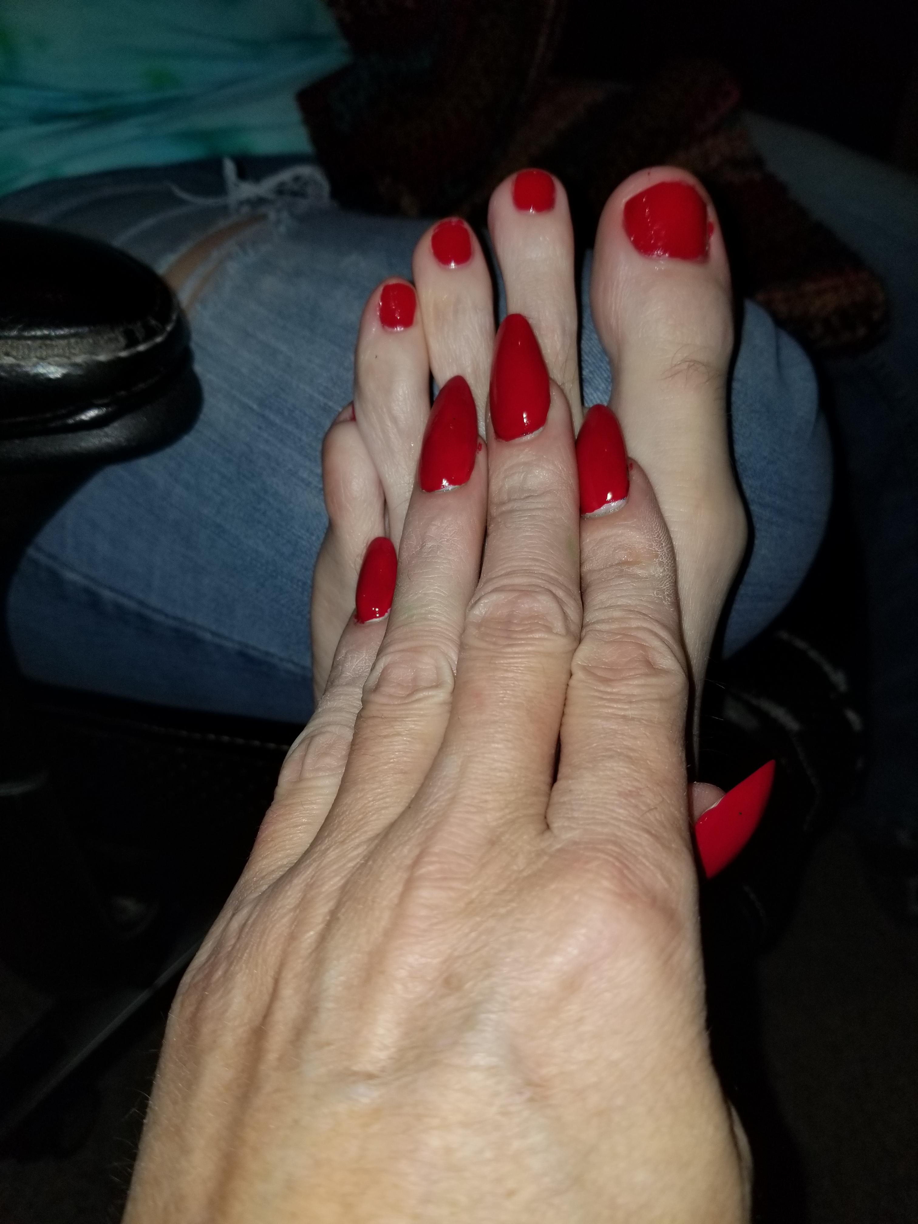 Red top and bottom | Scrolller