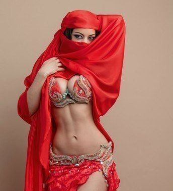 Red veils | Scrolller