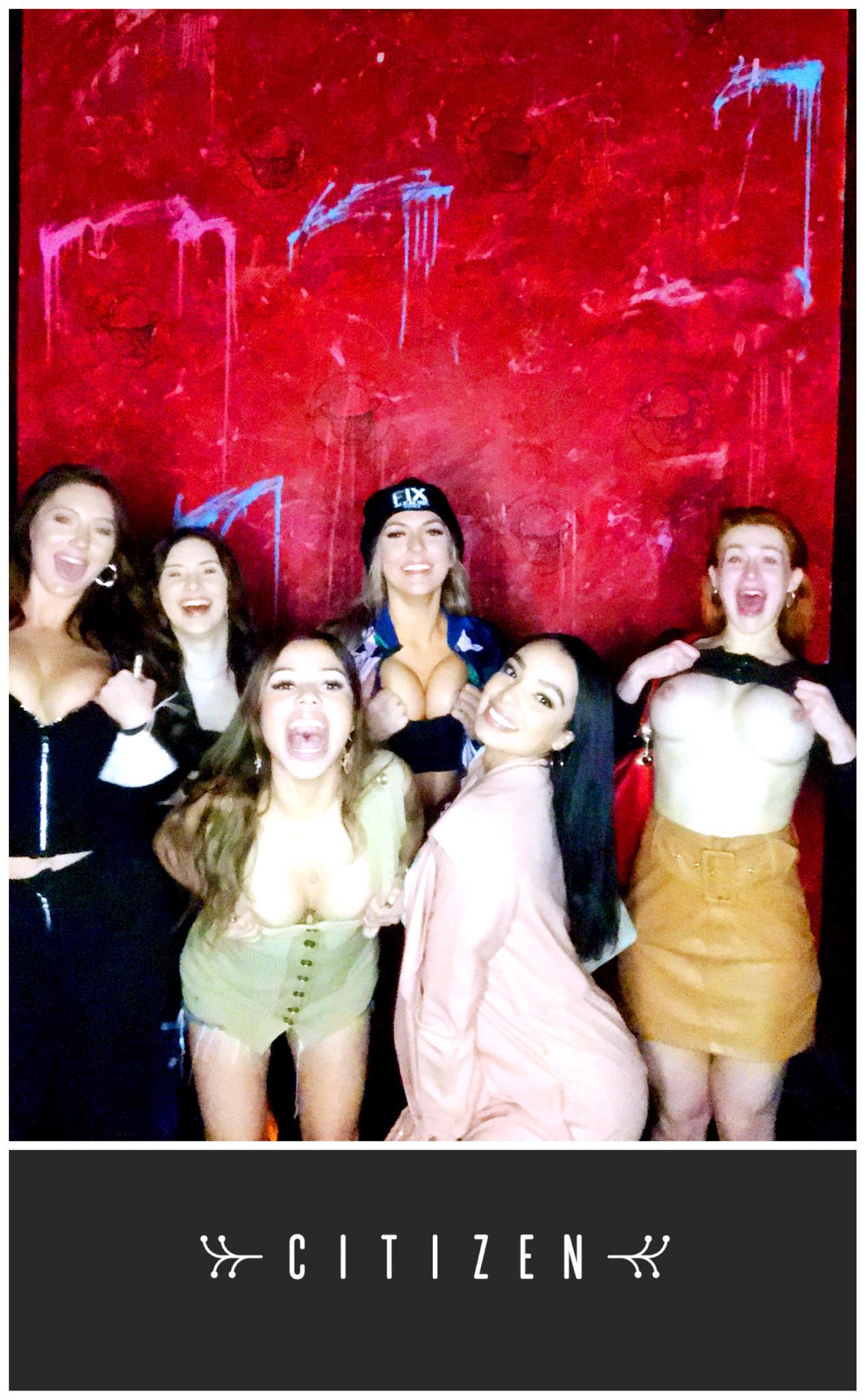 Redhead flasher | Scrolller