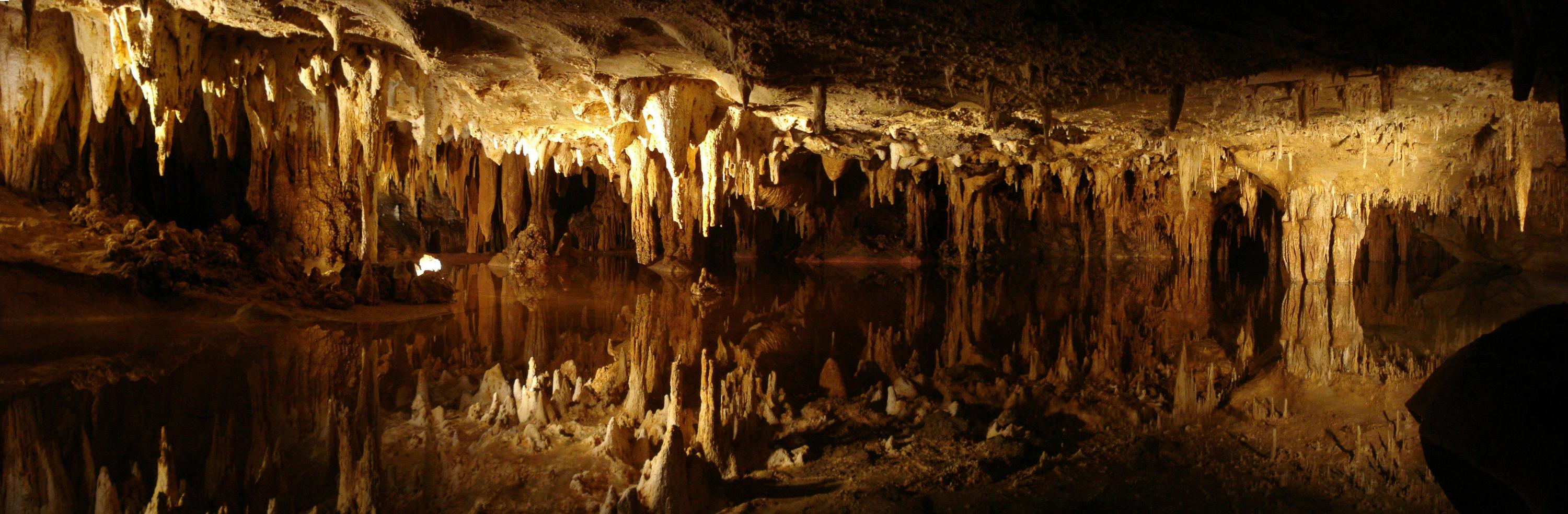 Reflections at Luray Caverns [OC] [3000x984] | Scrolller
