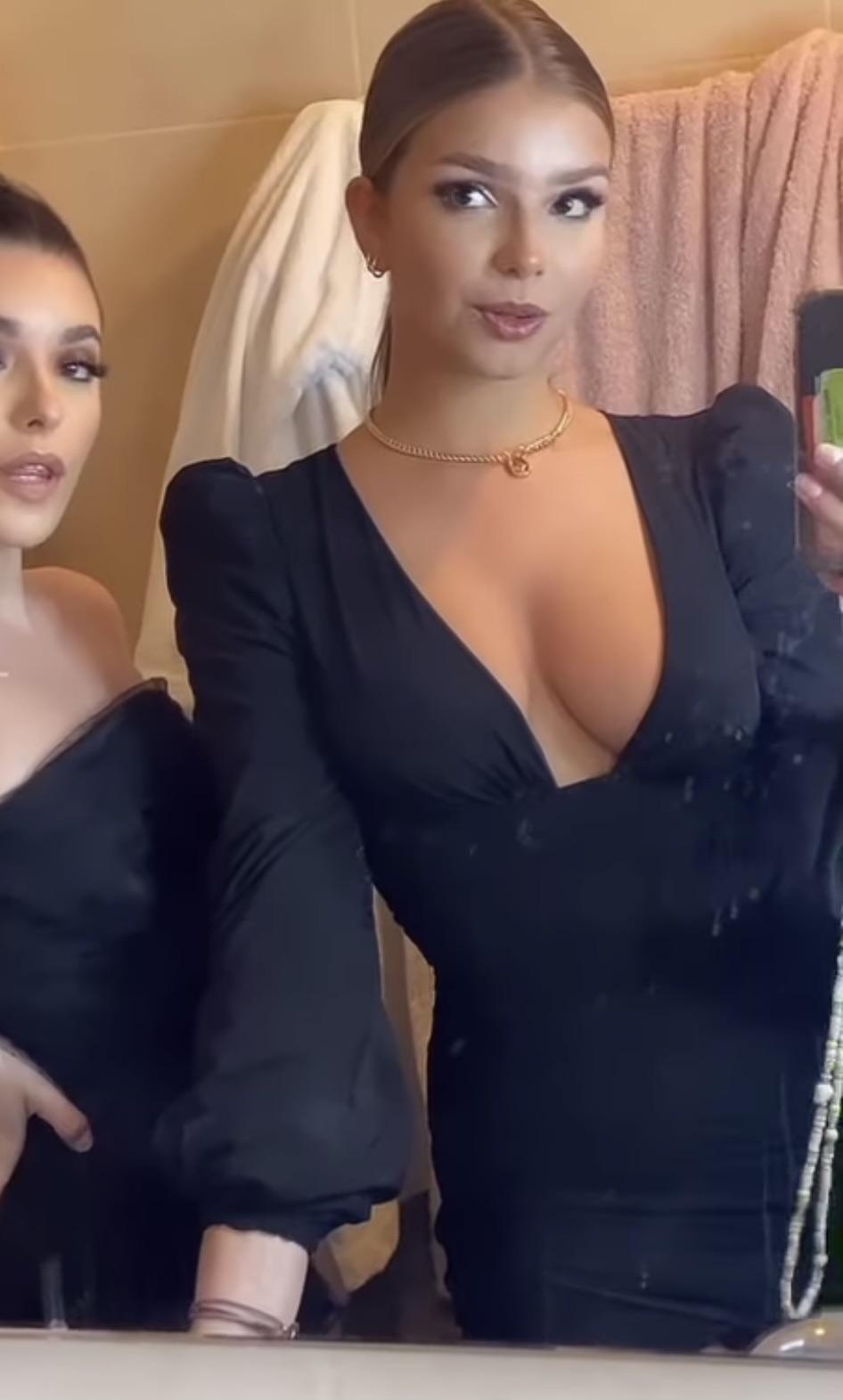 Regardée moi cette poitrine | Scrolller