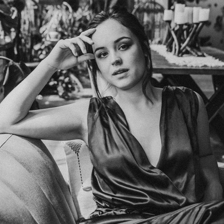 Relaxed Hayley | Scrolller