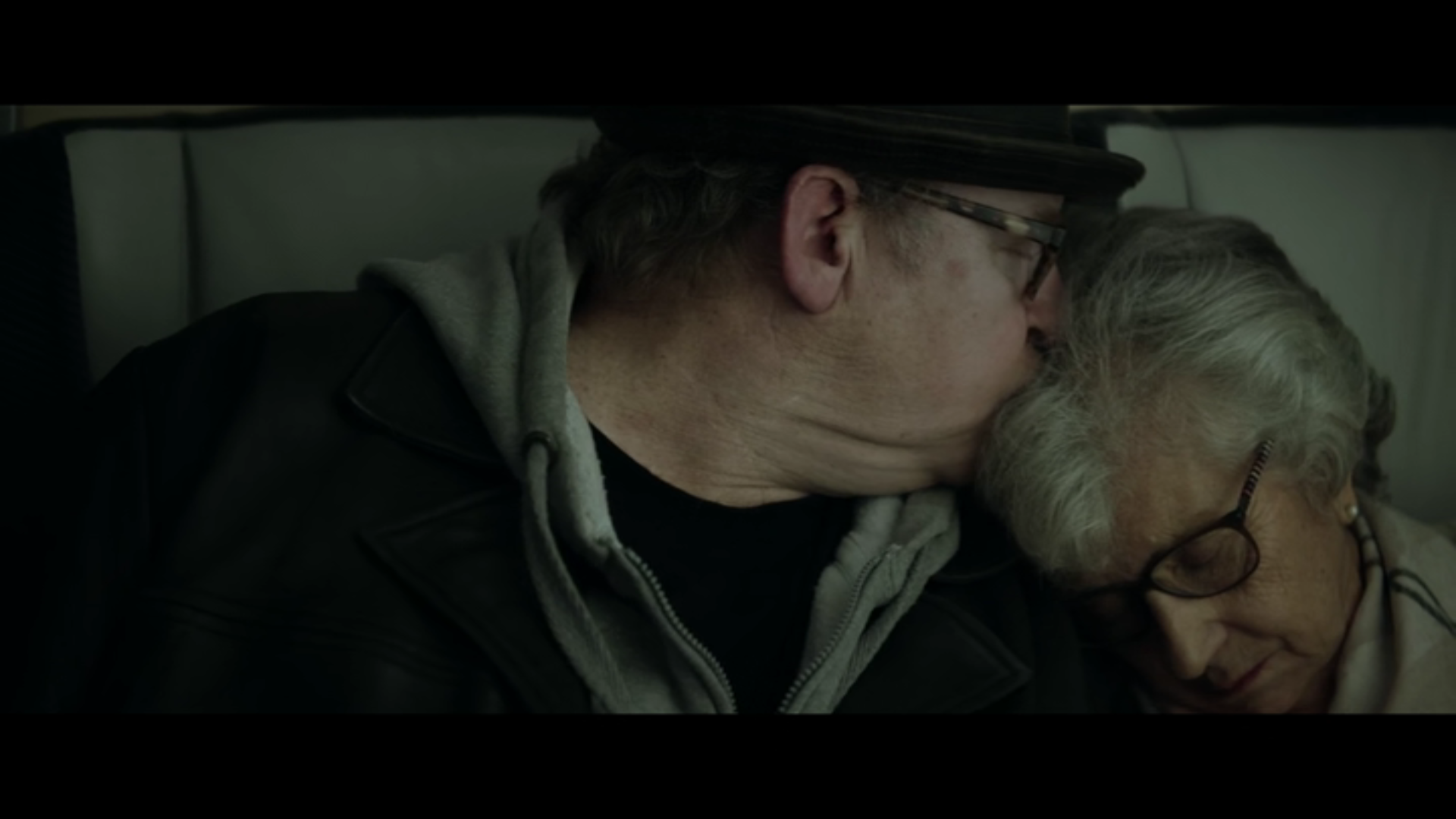 Remarkable dedication to the cover | Scrolller