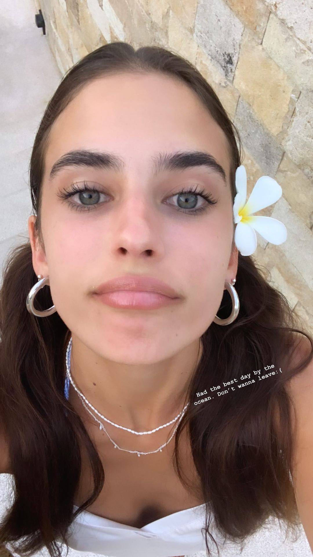 Renee being cute | Scrolller