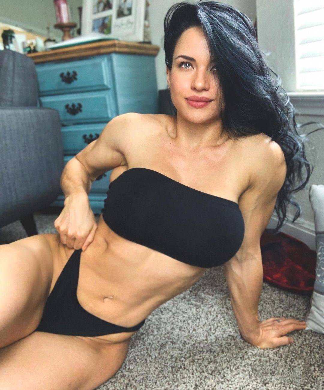 Renee Enos | Scrolller