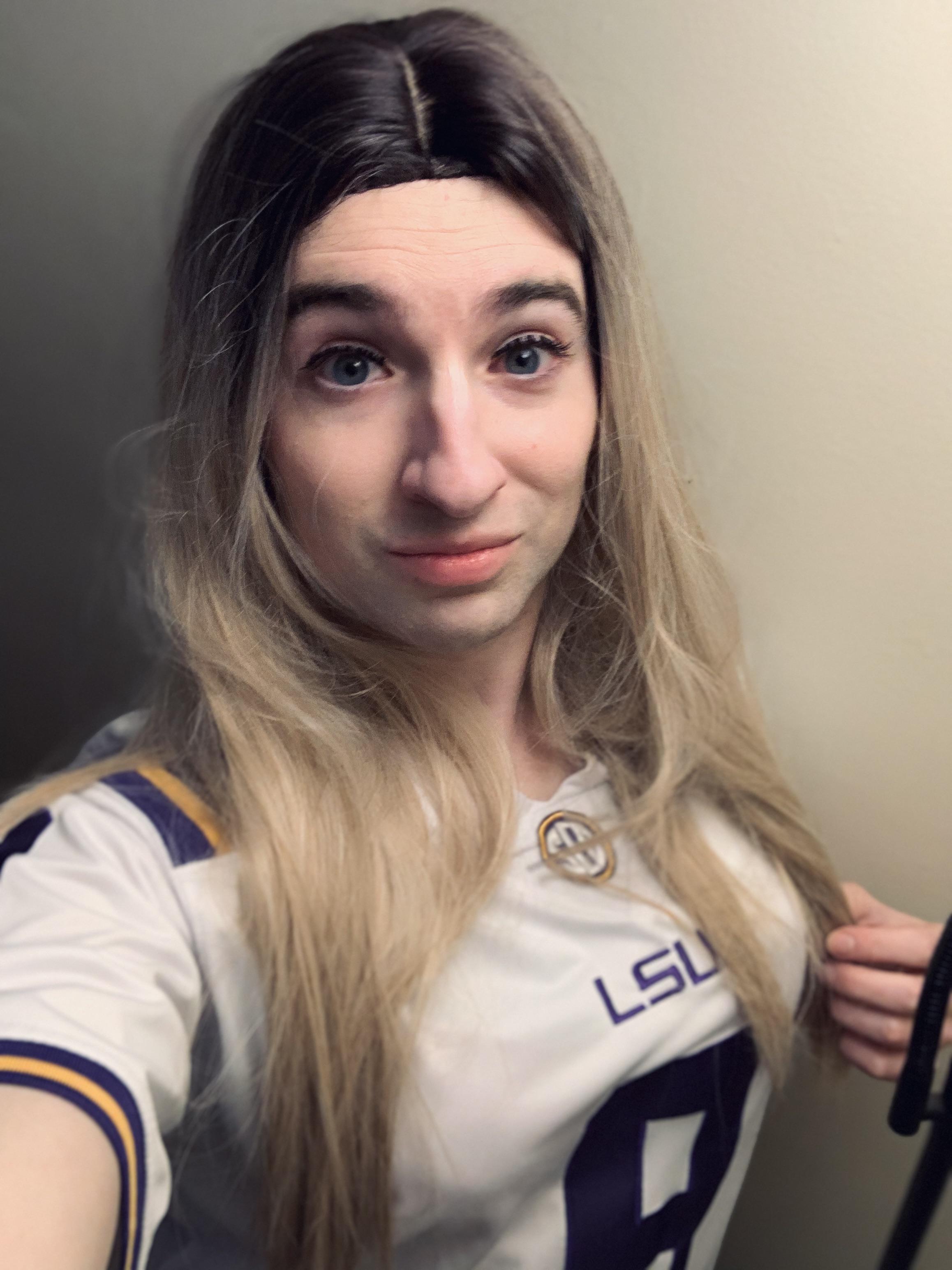 Any sports fans out there? For my school, Geaux Tigers!🐯 | Scrolller