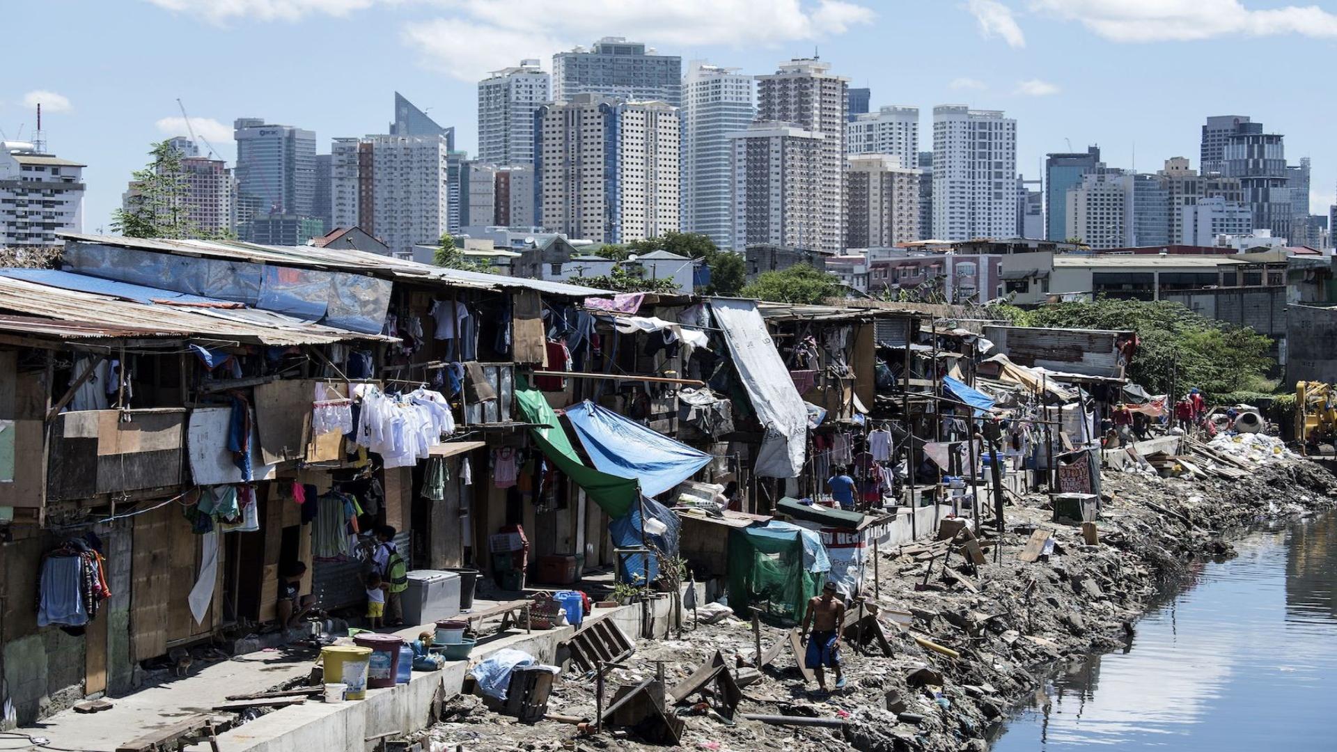 Rich vs Poor (Manila, Philippines ) | Scrolller
