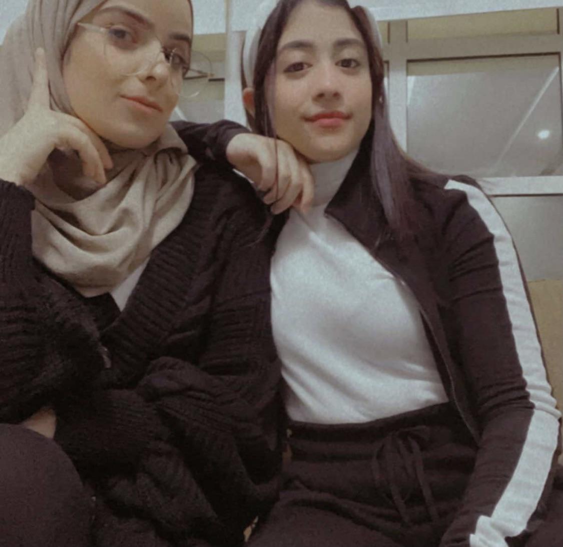 Right or left ? | Scrolller