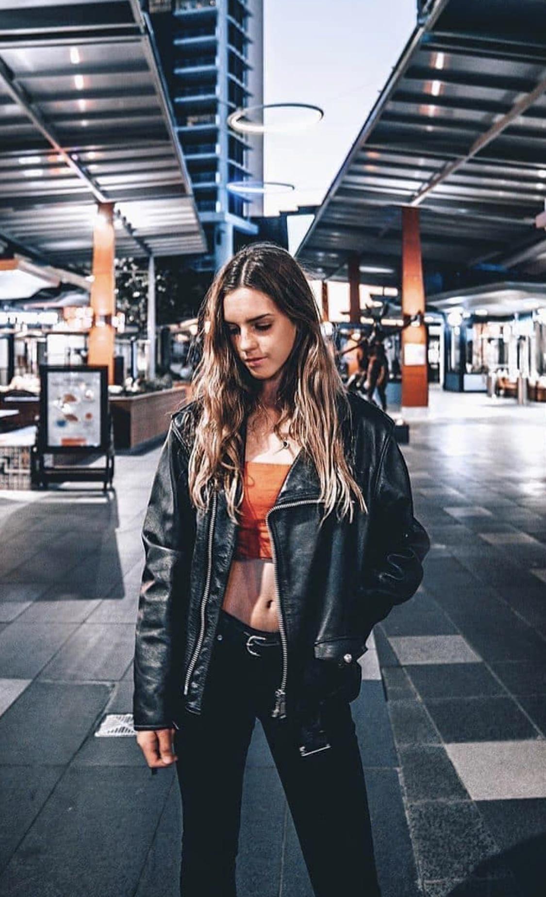 Ripped this one from a fans Instagram, @emfeldfan . Never seen it before. | Scrolller