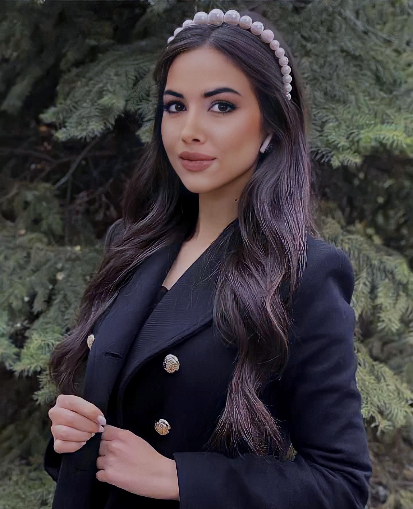 Rise and Shine!💋 | Scrolller