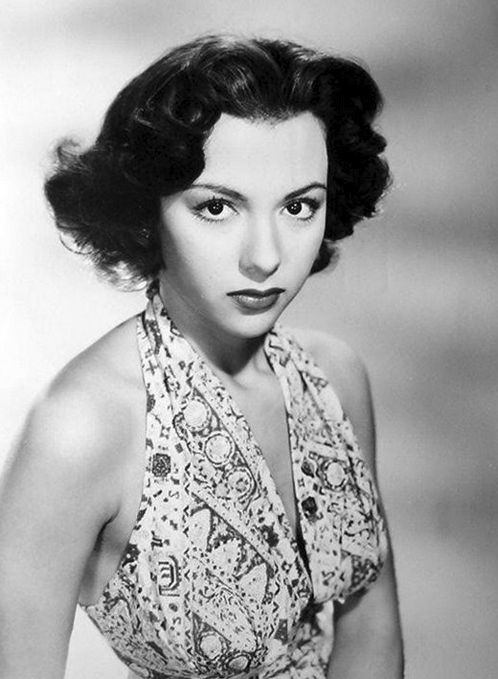 Rita Moreno | Scrolller