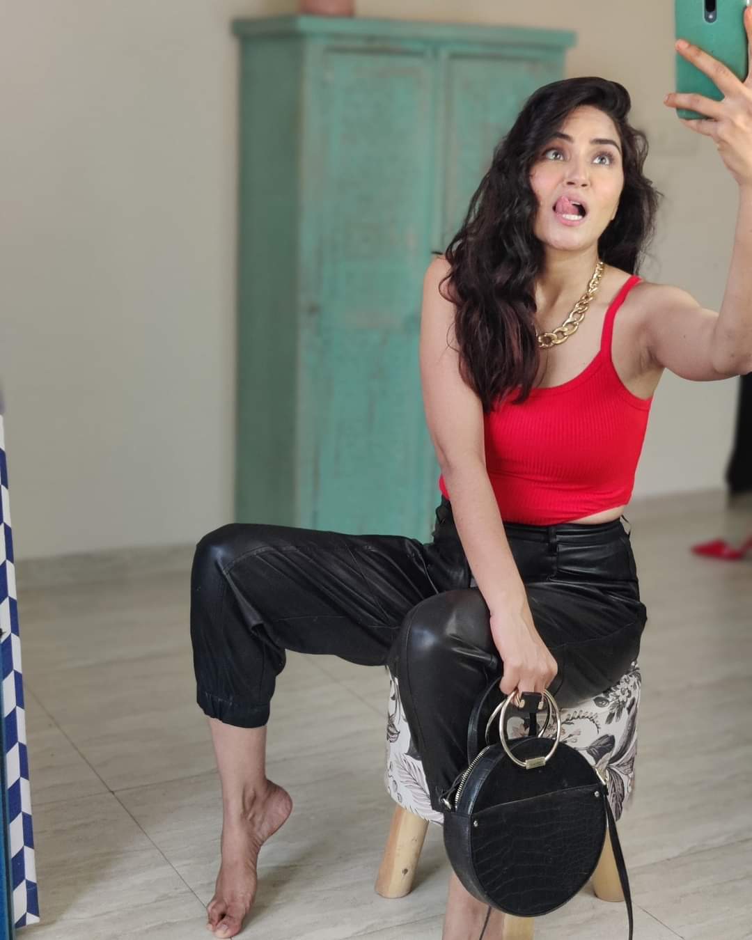 Ritu Rathee... What you think about this bhabhi? | Scrolller