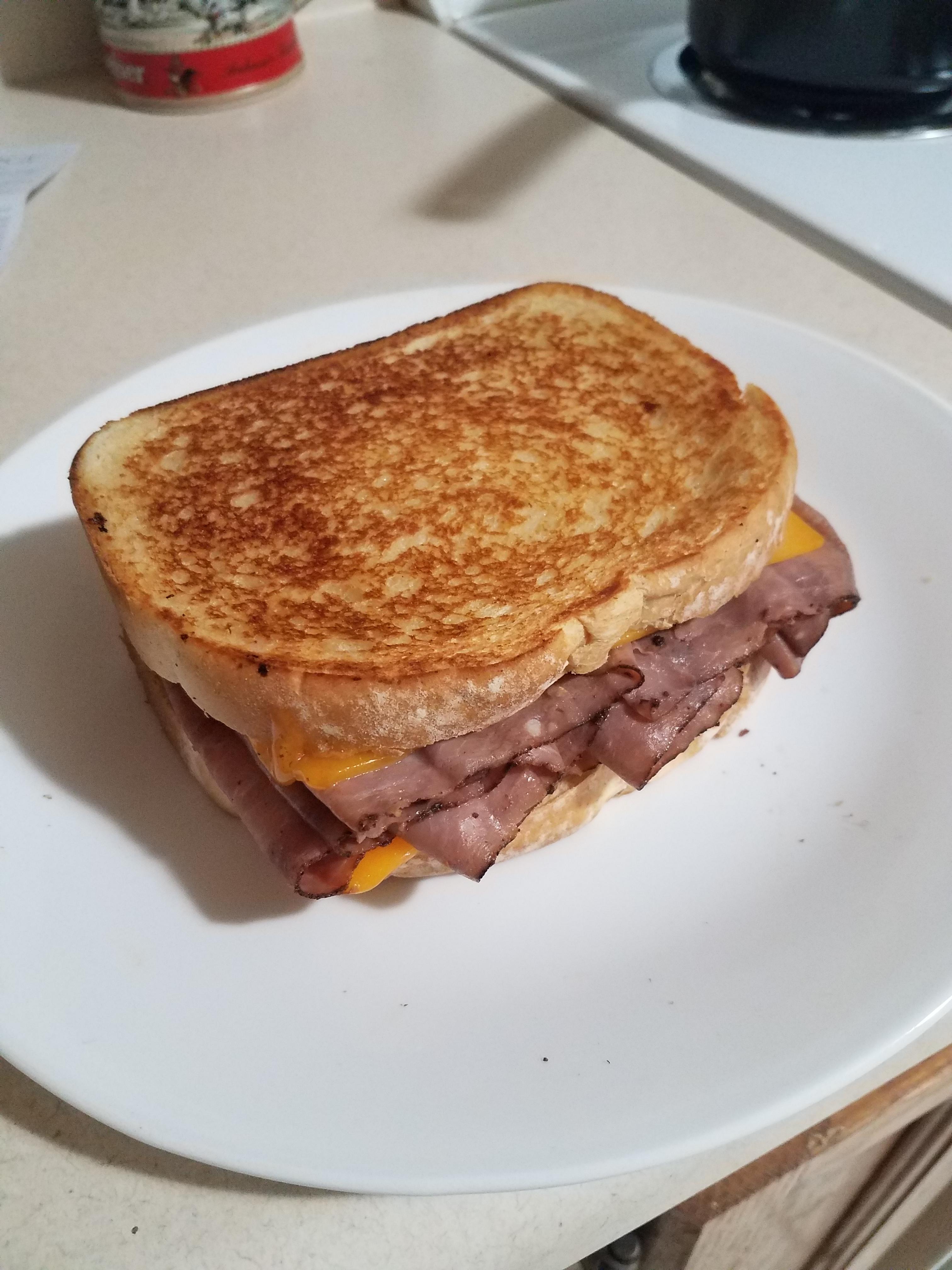 Roast beef and sharp cheddar on sourdough | Scrolller