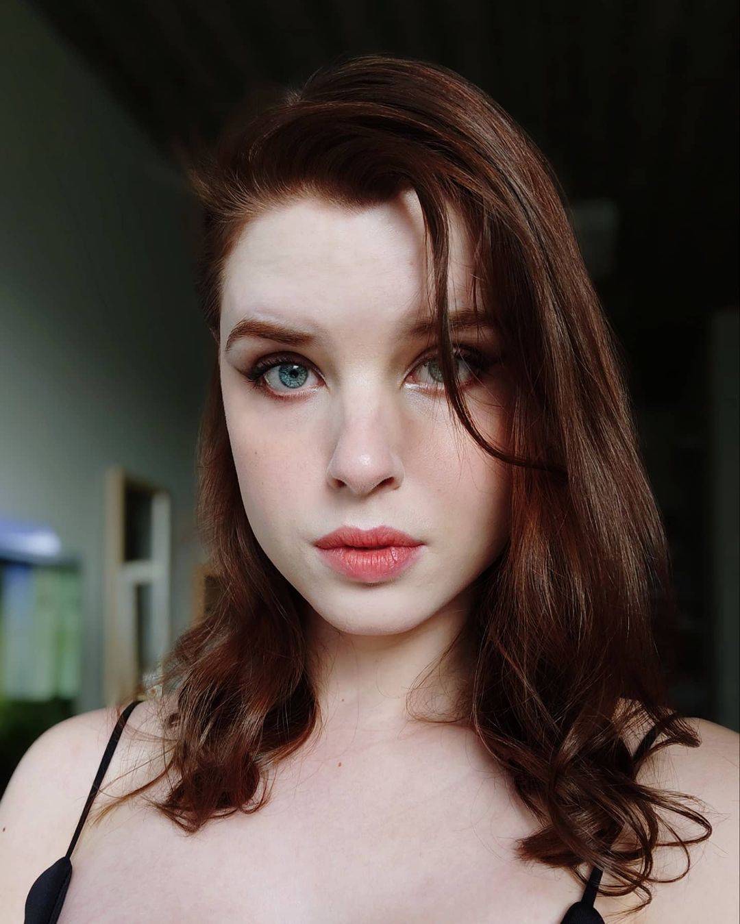 Robin Rose | Scrolller