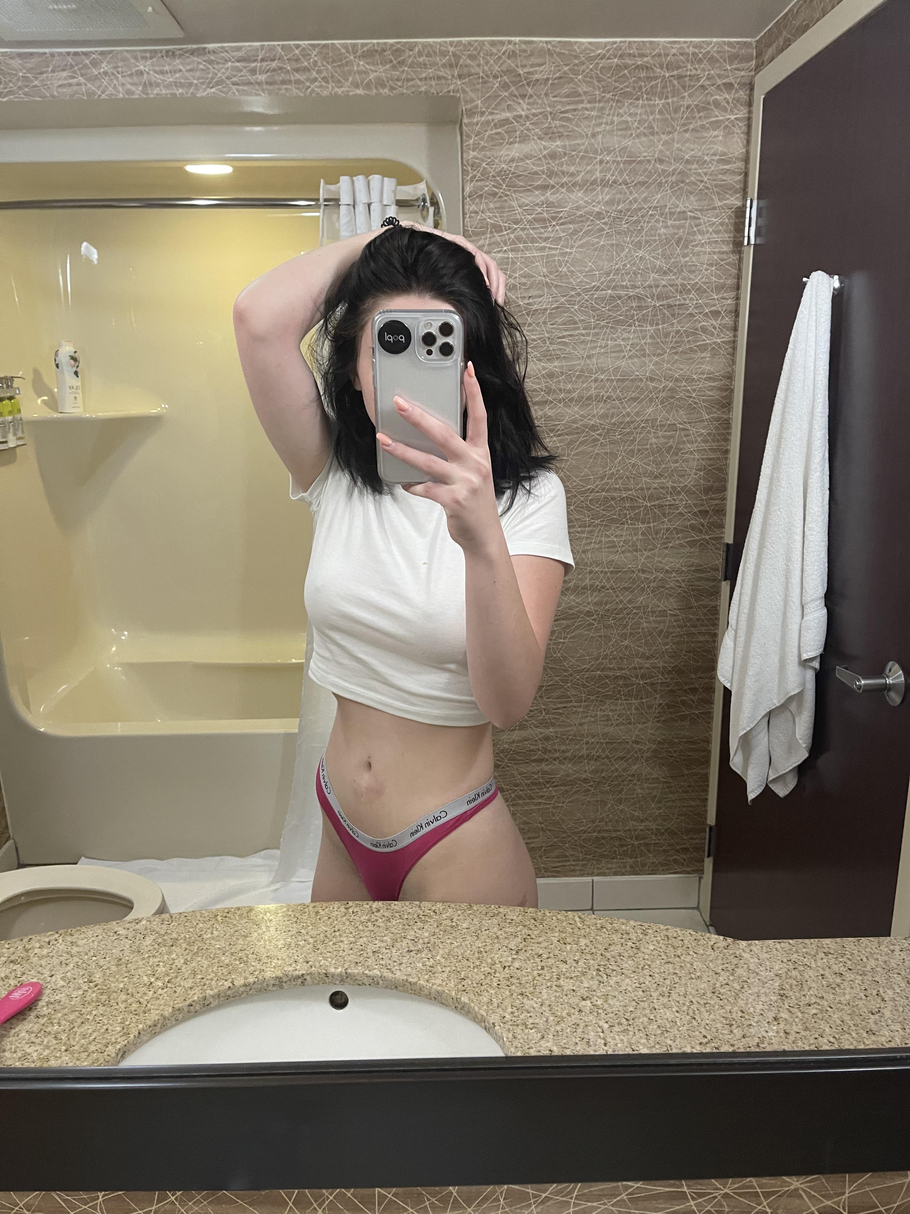 rolled out of bed 😴 | Scrolller