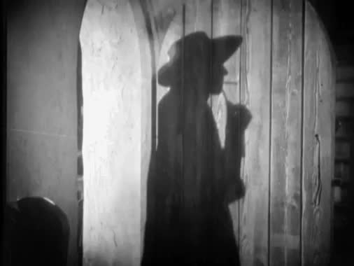 Roy D'Arcy makes a dramatic entrance in The Temptress (1926) | Scrolller