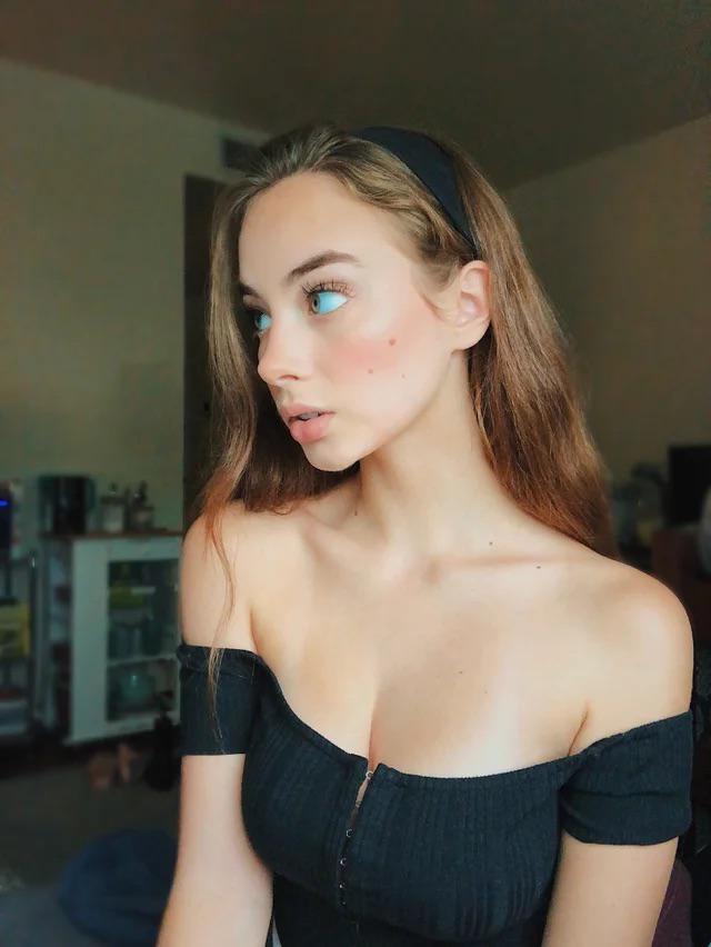 RPing as your favorite tiktok thots to help you cum | Scrolller