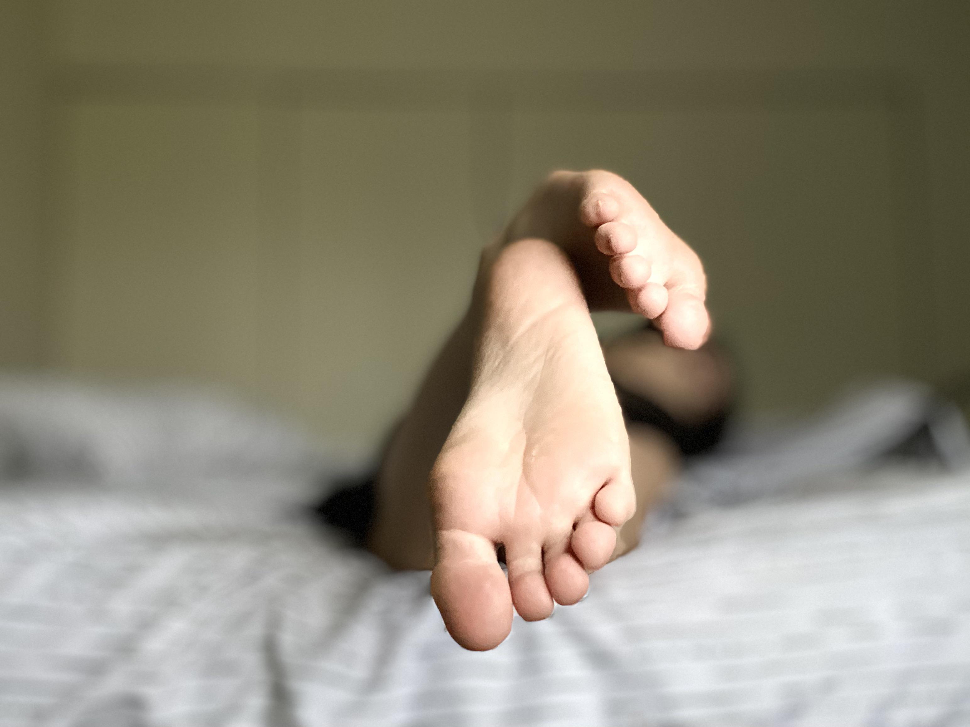 Rub my feet while I ignore you, foot boy. | Scrolller