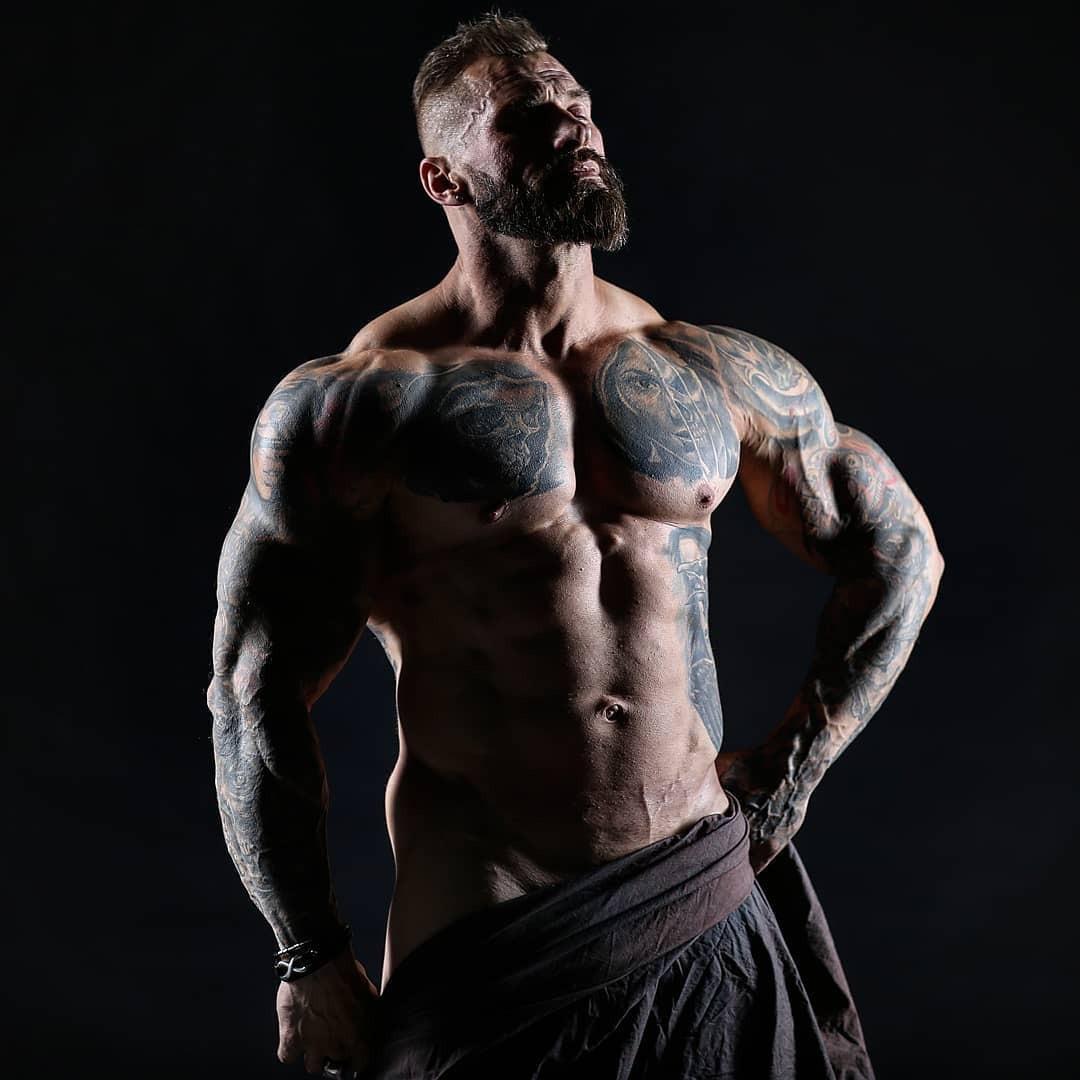 Ruslan Bogdanov | Scrolller